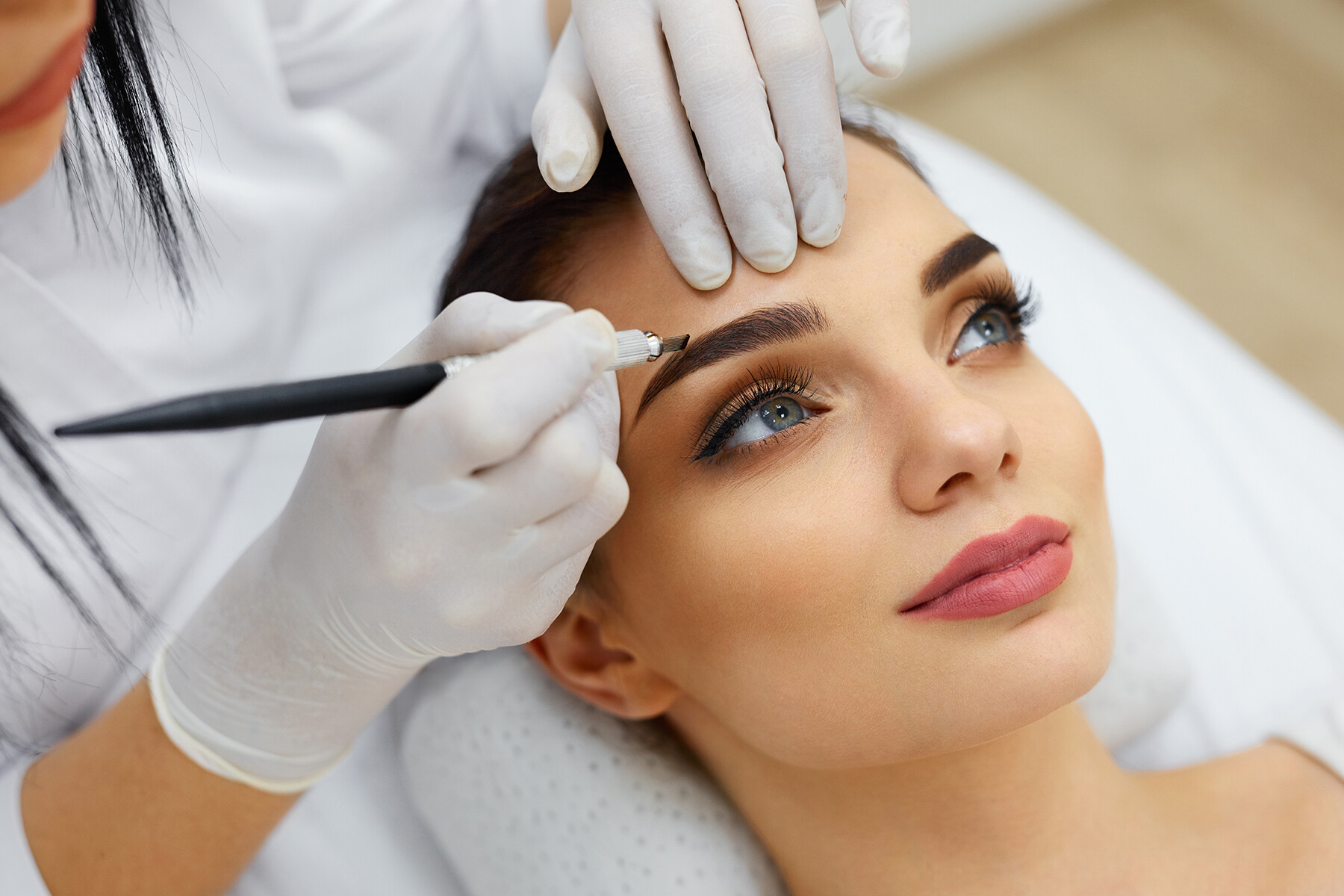 Afla tot ce nu stiai despre implantul de sprancene! - Dr Felix Hair Implant